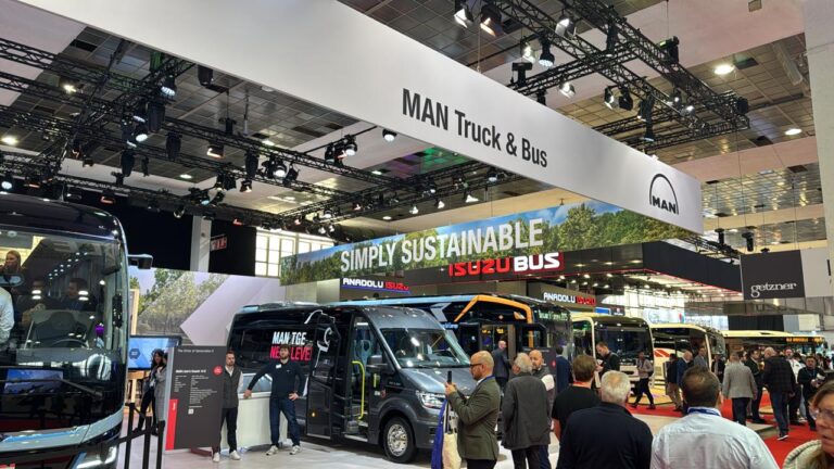 Busworld 2025 reúne mais de 500 expositores em Bruxelas, na Bélgica ...
